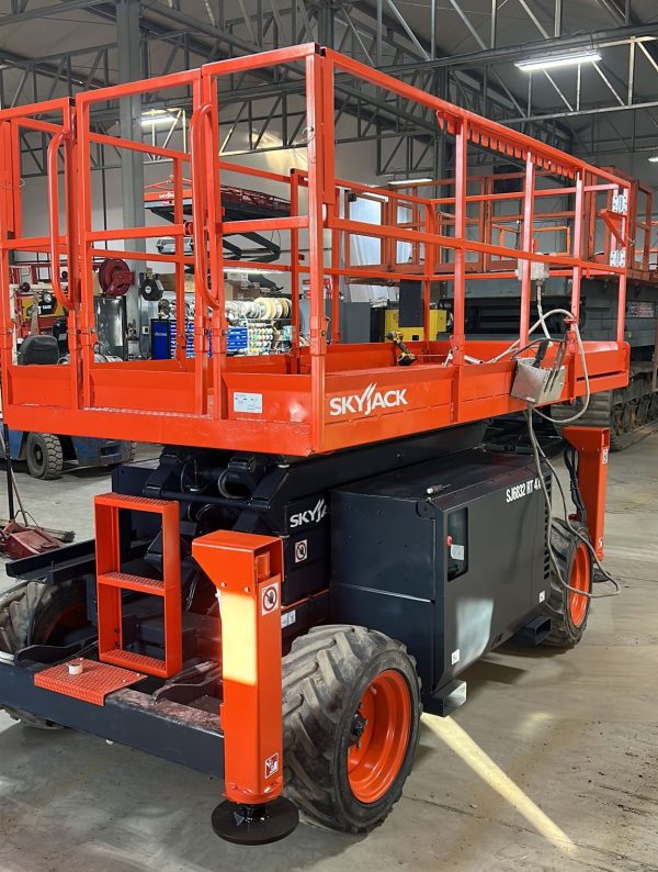 Skyjack SJ6832RT Scissor Lifts for sale - Fully repainted | LL69NI037 ...