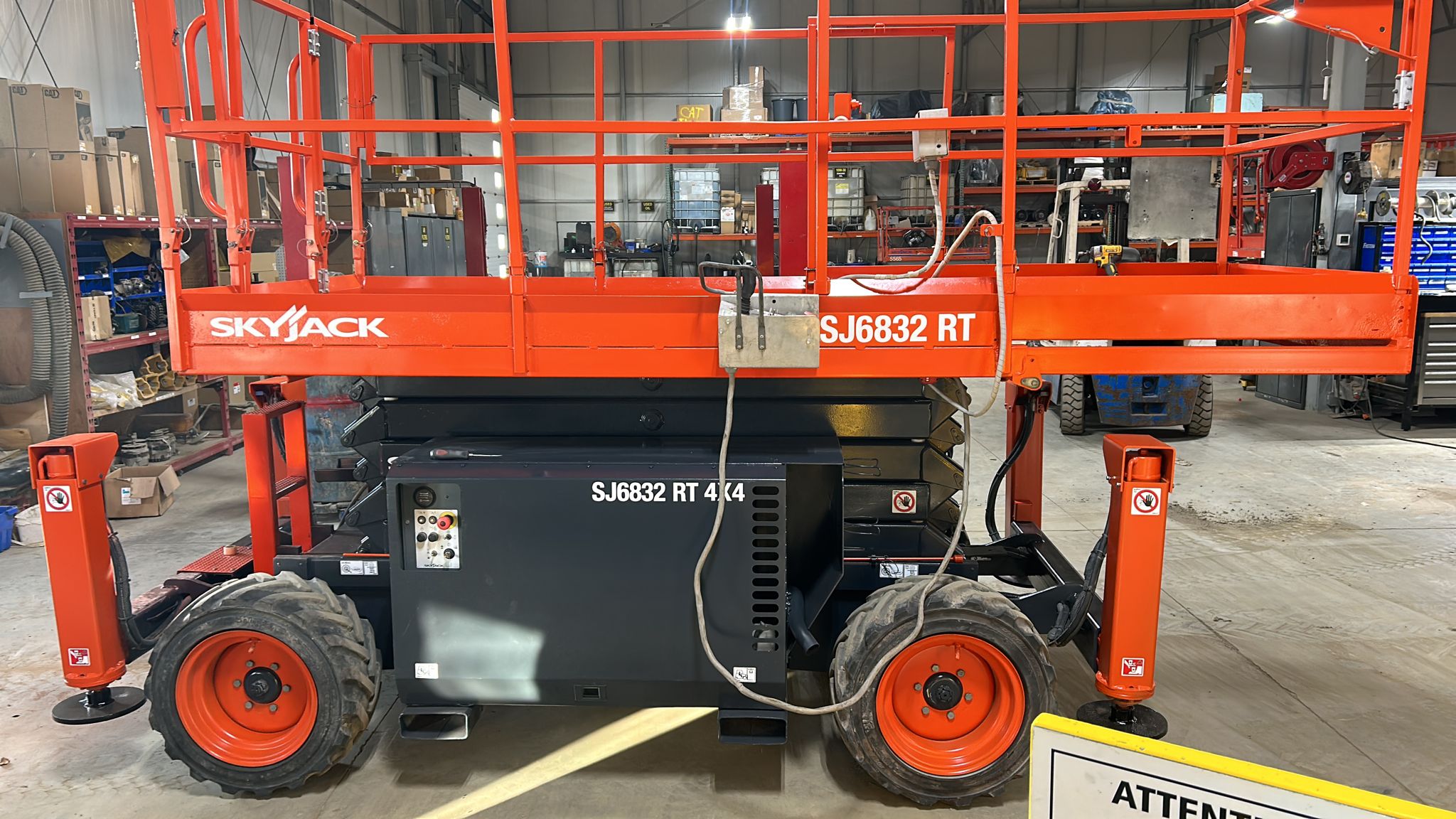 Skyjack SJ6832RT Scissor Lifts for sale - Fully repainted | LL69NI037 ...